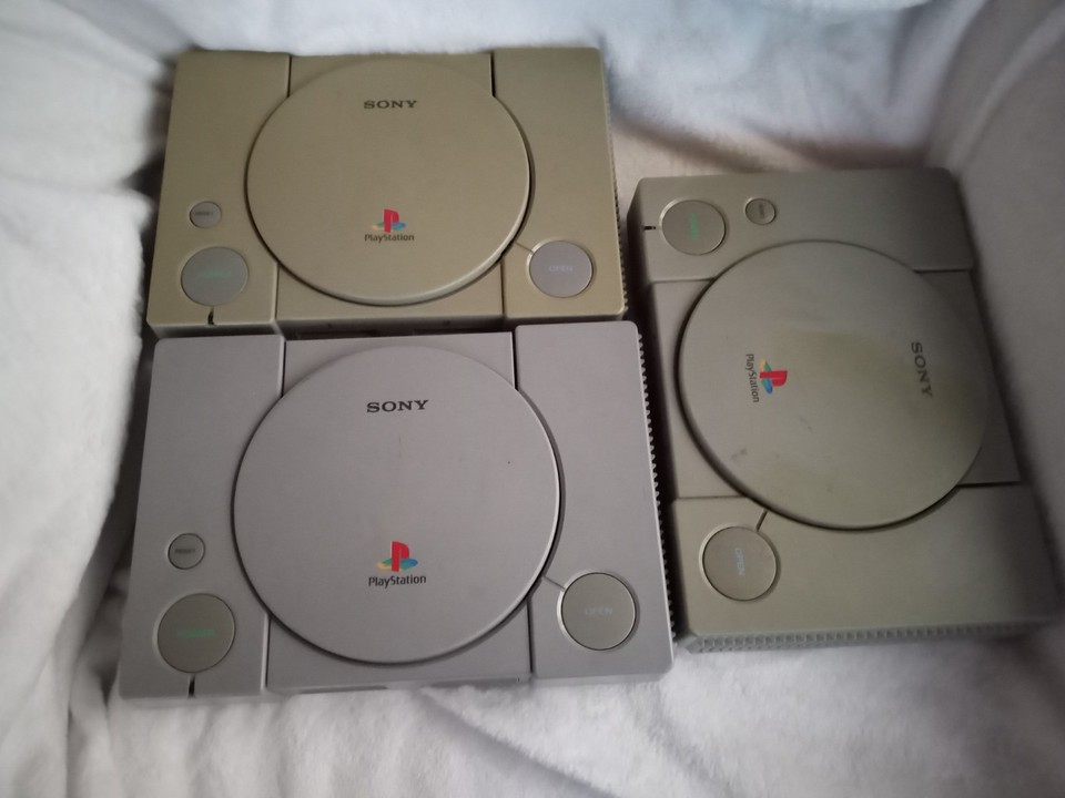 HUGE LOT 3 PS1 CONSOLES WORKING, 6 CONTROLERS, PLUG FOR GAME ADAPTER ,8 ...