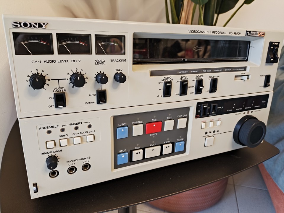 Sony VO-9850P U-matic SP 3/4” PAL + Controller Sony RM-450CE ...