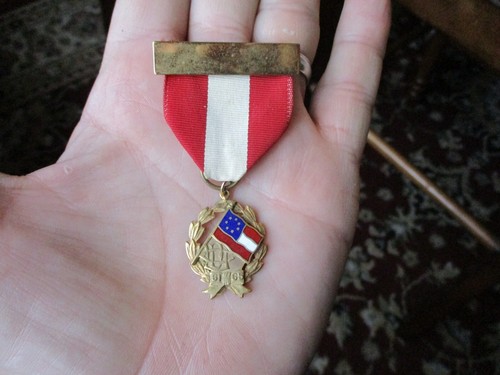 Nice UDC United Daughters of the Confederacy Member Pin Ribbon Medal GF ...