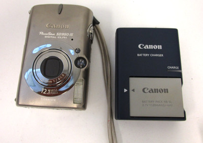 Canon PowerShot SD950 IS Digital Camera 12.1MP with battery and charger ...