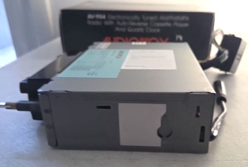 NEW Audiovox AV-954 Car Electronically Tuned AM FM Stereo Radio ...