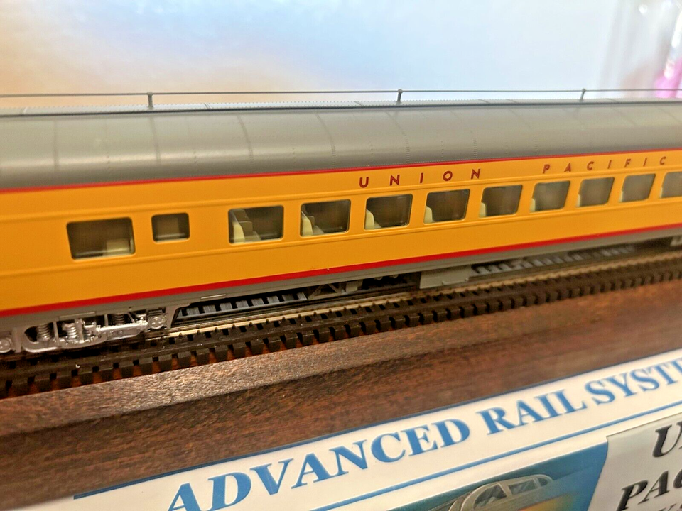 UNION PACIFIC " CITY " 44-seat ACF STREAMLINED COACH - HO Scale 932 ...