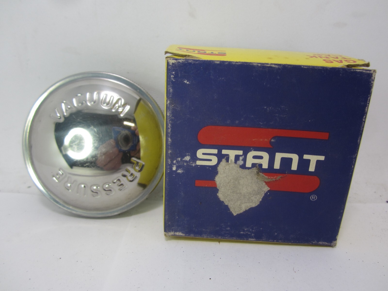 70-76 80-82 Ford E/F-Series L-Series 80-81 IHC Gas Fuel Cap STANT G714E ...