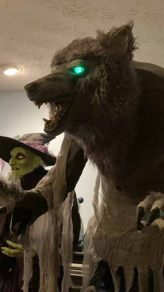 Home Accents 6'6" LED Towering Werewolf Animatronic Halloween Prop With ...