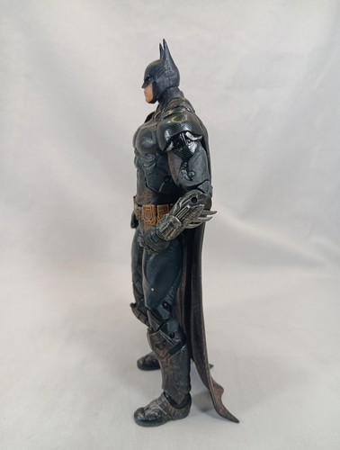 DC Collectibles Batman Arkham Knight BATTLE DAMAGED GameStop Exclusive ...