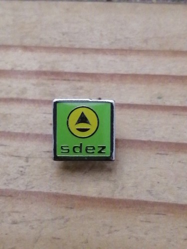 Pin's Pins Pin Enamel-SOCIÉTÉ Location Entretien Textile Travail "SDEZ ...