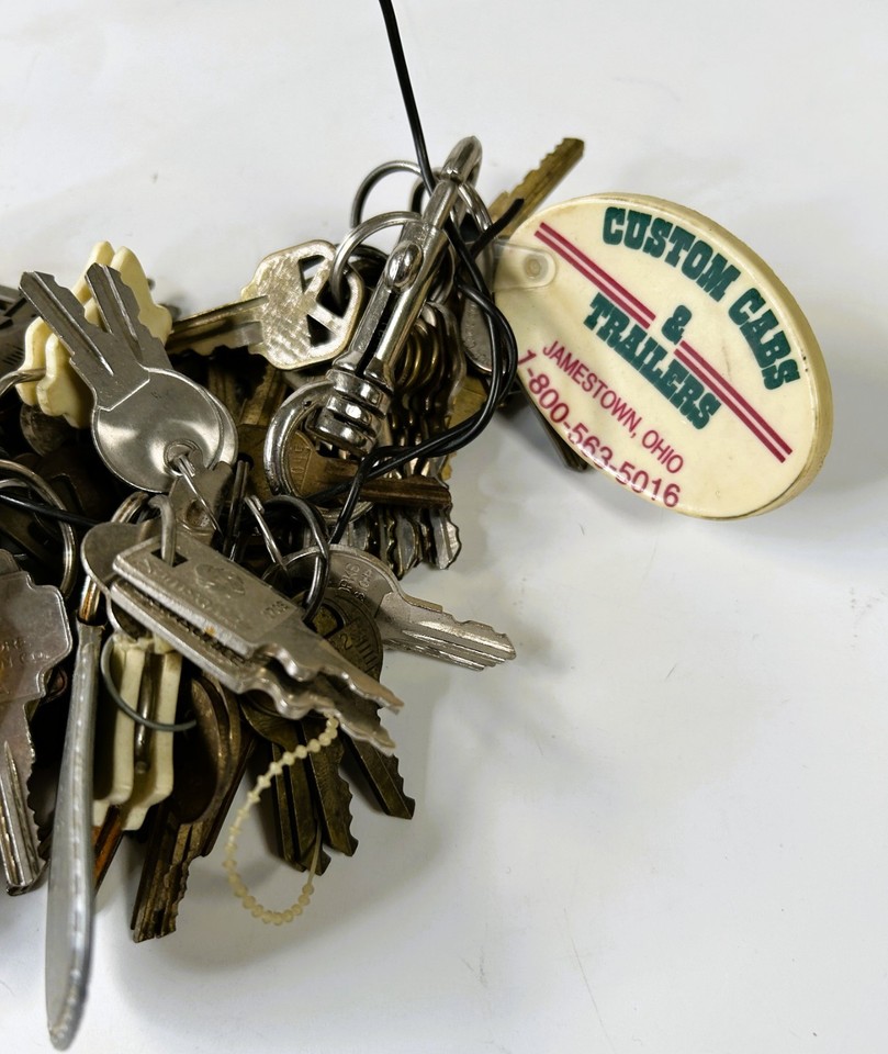 Large Lot of Old Keys 1 pound 14 ounces | eBay