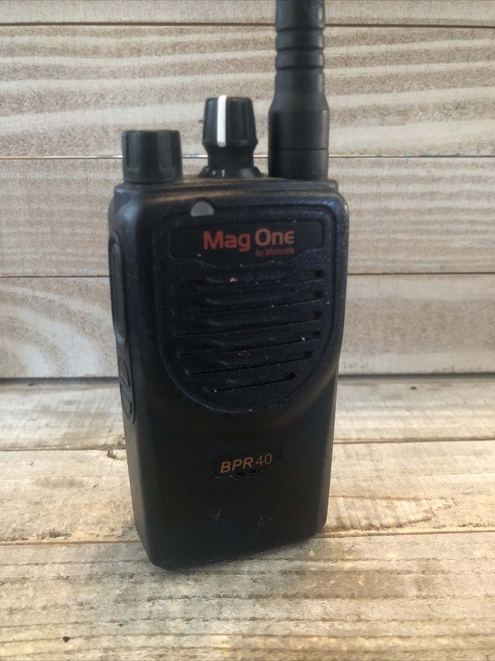 Motorola Mag One BPR40 UHF Two Way Radio AAH84RCS8AA1AN Device Only ...