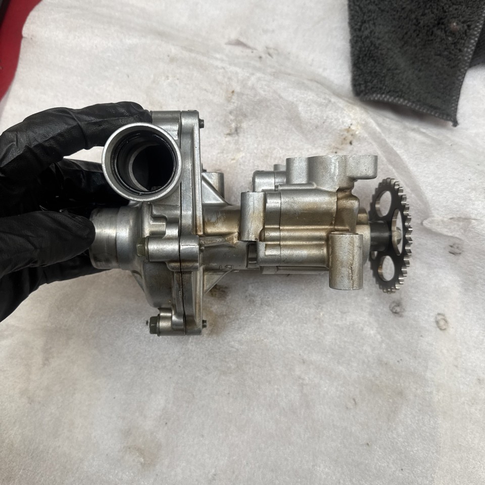 YAMAHA YZF - R1 YZF-R1 5VY 04-06 Engine N509E Water Pump | eBay UK