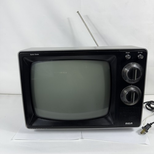 Vintage RCA 1980 AFC 120Y Dial TV Solid State Television TV B&W Retro ...
