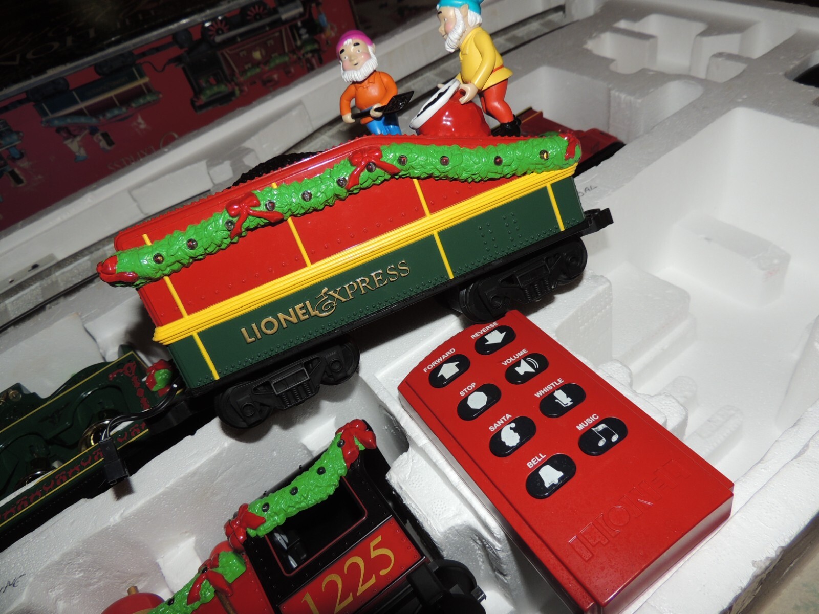 LIONEL HOLIDAY TRADITION EXPRESS TRAIN SET G GAUGE CHRISTMAS 7-11000 | eBay