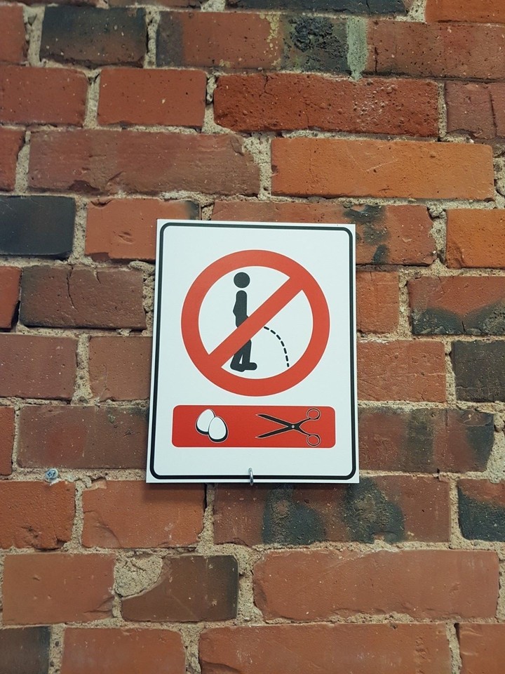 Funny NO PEE sign BALLS AND SCISSORS Warning Pee Prohibition Sign ...