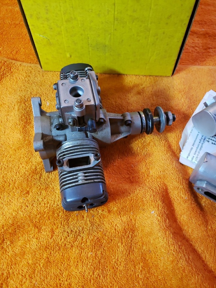 MVVS Engine - MVVS 120 Twin Size Motor W/Pitts Muffler - Boxer 1.20 ...