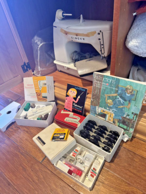 SINGER Sewing Machine - Model 640, Additional kits included | eBay