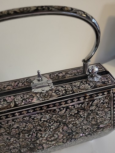 Vintage Mother of Pearl / Abalone Shell Footed Small Purse Silver Tone ...