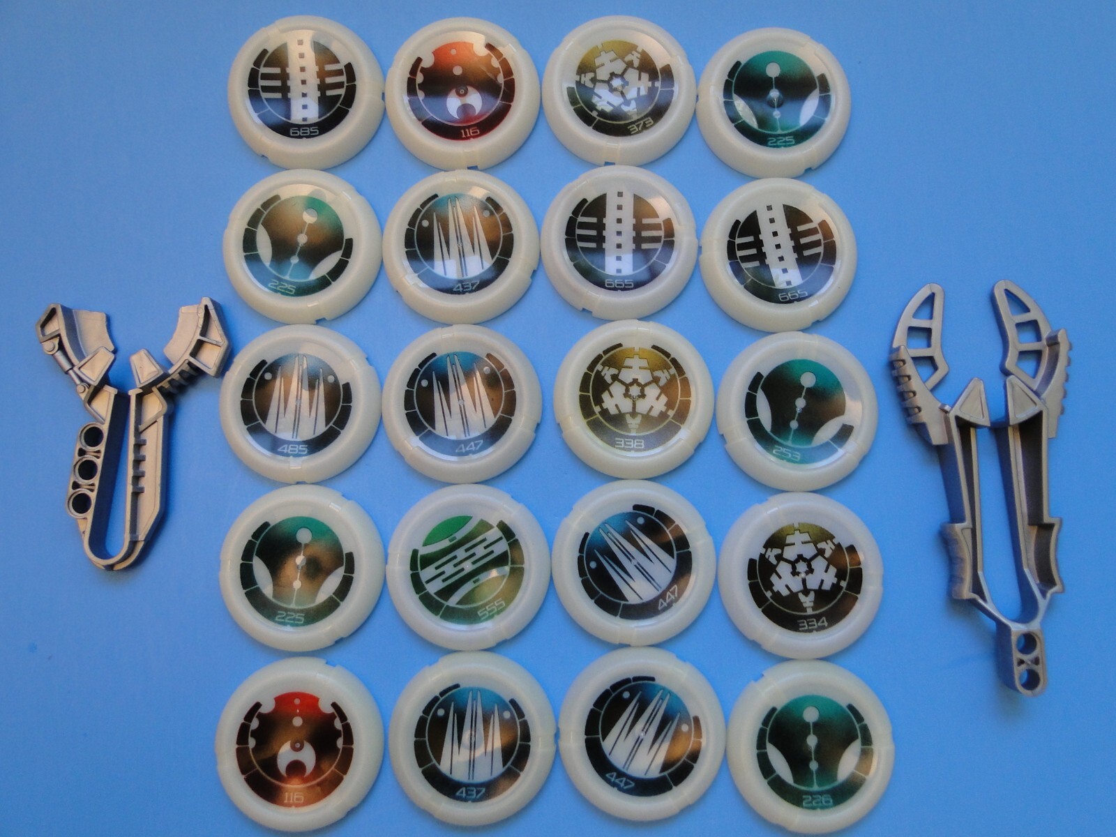 Lego Bionicle Lot of 20 Kanoka Discs Plus two Launchers. | eBay