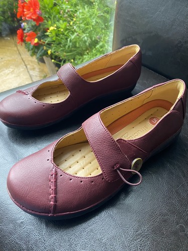 CLARKS UNSTRUCTURED RED SOFT REAL LEATHER MARY JANE SHOES. SIZE UK 4.5 ...