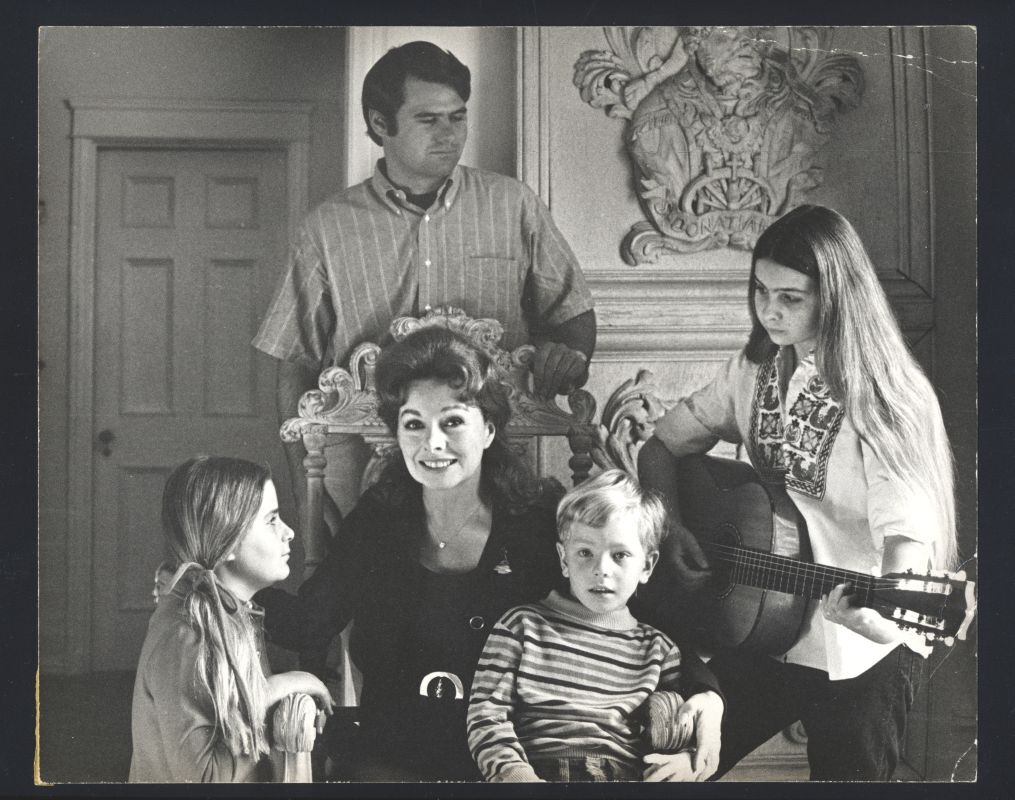 S Jeanne Crain Family