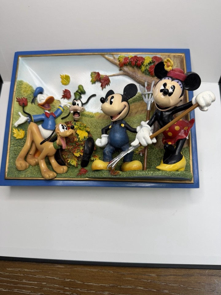 Bradford Exchange Disney Autumn Joy Plate Mickey Mouse Goofy Donald ...