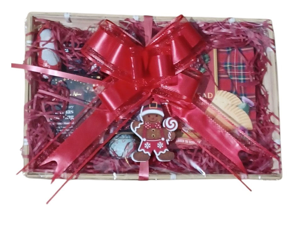 Christmas Basket Hamper Christmas Pudding Perfect Gift Family Friend ...