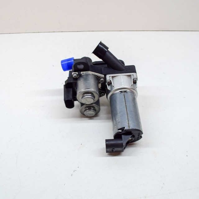 Mercedes-Benz S W220 Electromagnetic Water Valve A2208300284 OEM for ...