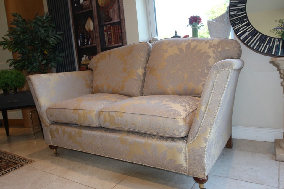 Duresta ruskin model Sofa In Beautiful fabric 2 seater Rrp £ 3600 | eBay UK
