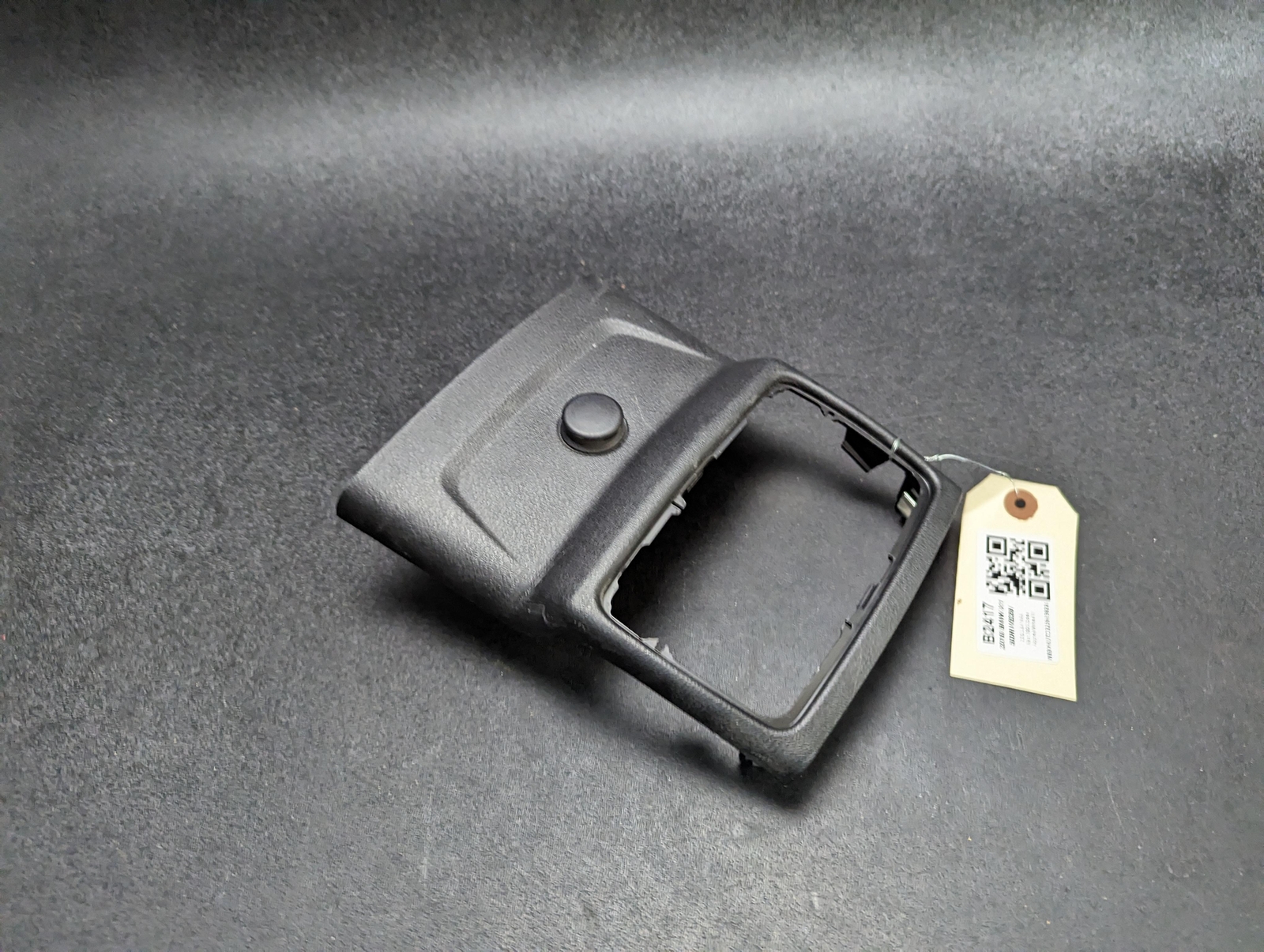 Center Console Rear End Trim Panel w/ Power Outlet Black 2018 BMW X1 ...
