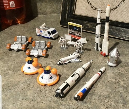 Lot of Vintage NASA Souvenirs - Rockets Astronauts Moon Buggies etc ...
