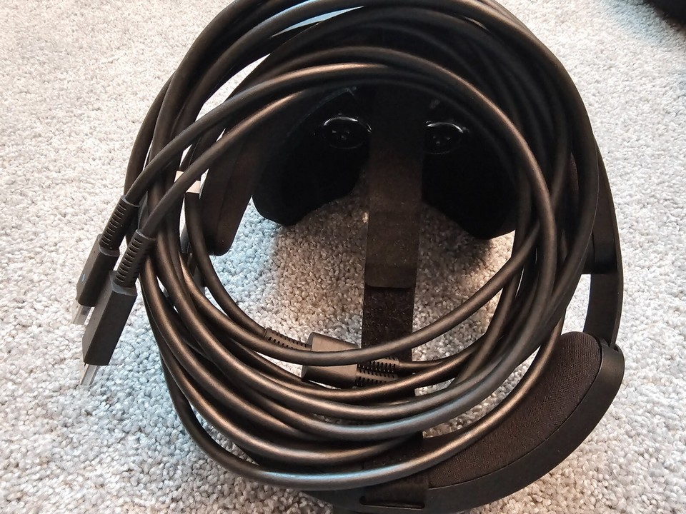 Rift S VR Headset for PC Lightly Used - Includes Everything & Travel ...