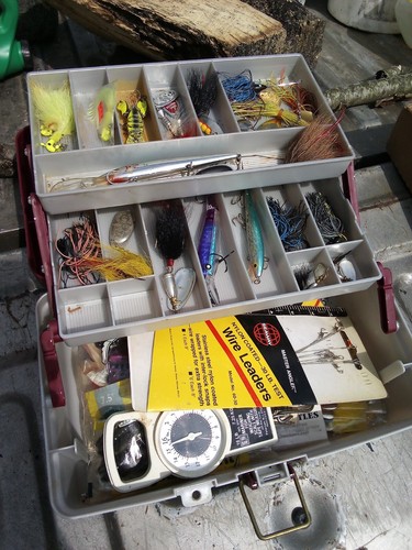 musky - tackle box full pics are a big part of description , look at ...