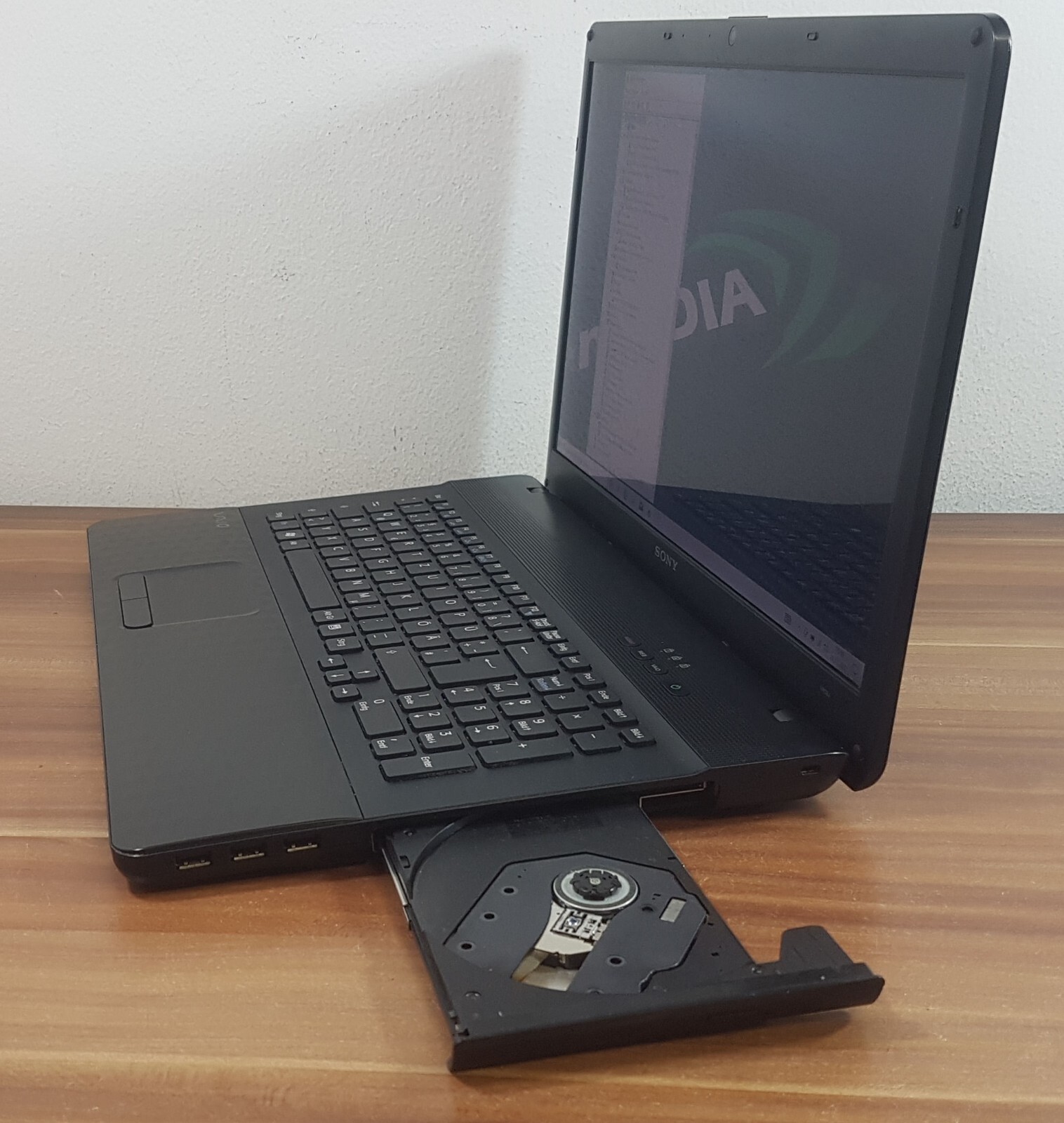 17" Gaming Sony 2,1GHz 8GB/500GB SSD nVidia GeForce 410M Wlan HDMI ...