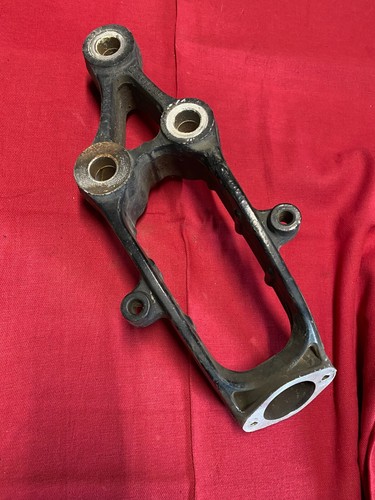 VOLVO RADIATOR SUPPORT BRACKET 20976567 MOUNT | eBay