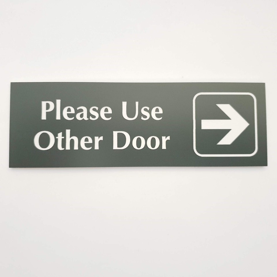 Please Use Other Door with Right Arrow Sign Plaque 5 Sizes 30 Colours ...