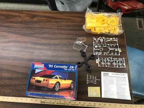 Monogram '95 Corvette ZR-1 "The Last ZR-1" Model Kit 1:24 Skill 3 ...