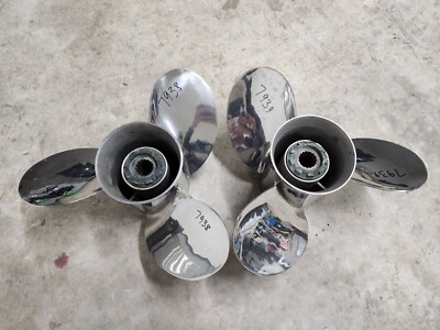 PAIR OF 13 1/4" X 17P SOLAS SS PROPELLERS, MERCURY 15 SPLINE 4.25 ...