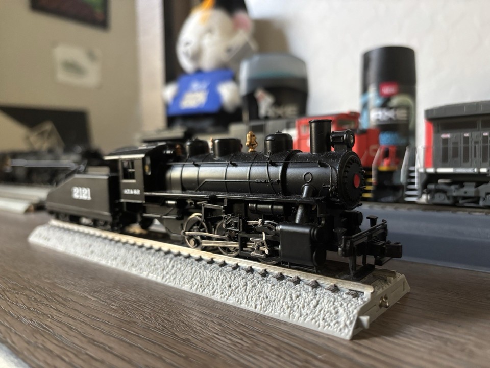 HO Scale Bachmann USRA 0-6-0 Steam Switcher ATSF #2121 with DCC Decoder ...