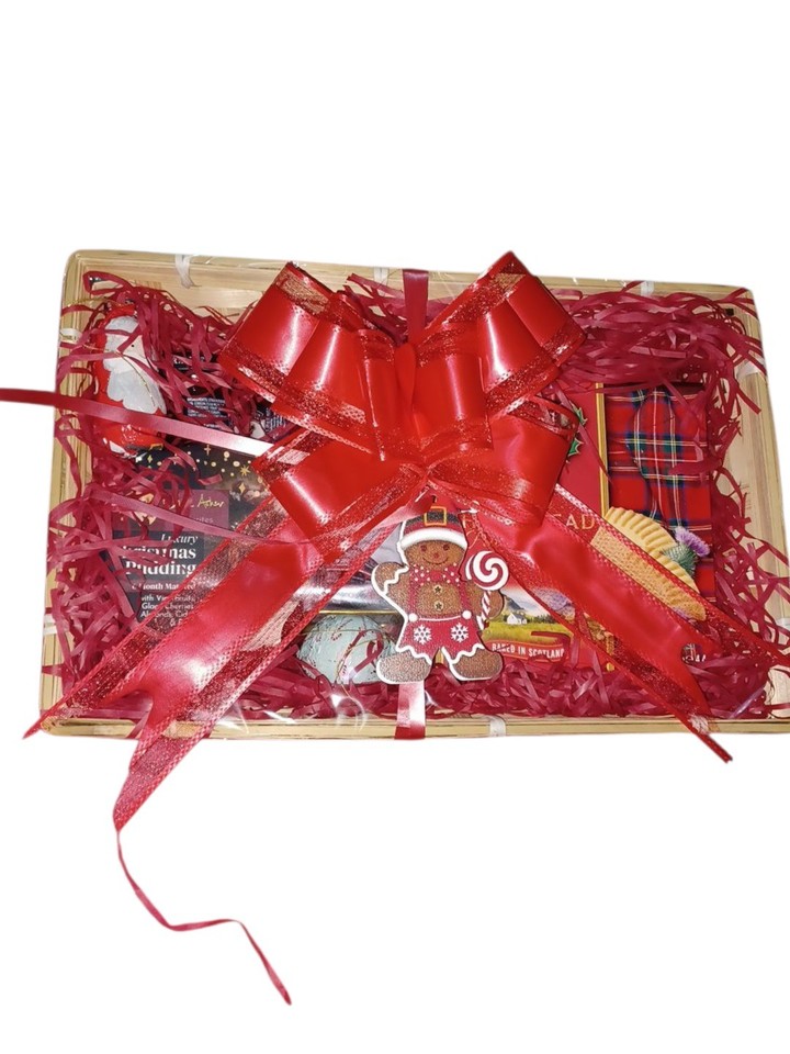 Christmas Basket Hamper Christmas Pudding Perfect Gift Family Friend ...