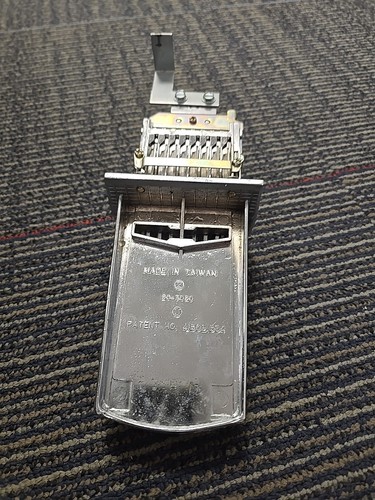 Greenwald Vertical 8 coin slide Set to 1.50 Commercial Laundry Machine ...