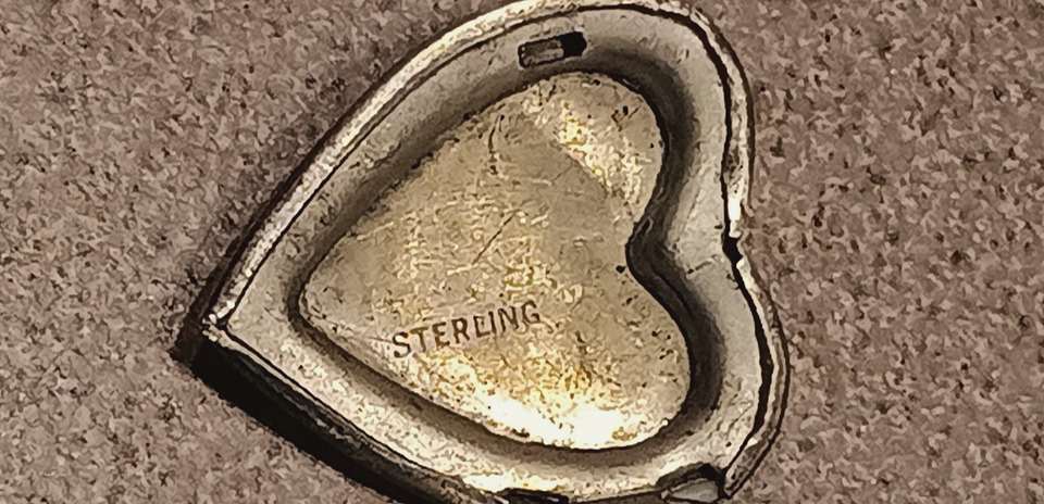 Antique STERLING SILVER HEART LOCKET PENDANT 5 grams Engraved ALB or ...