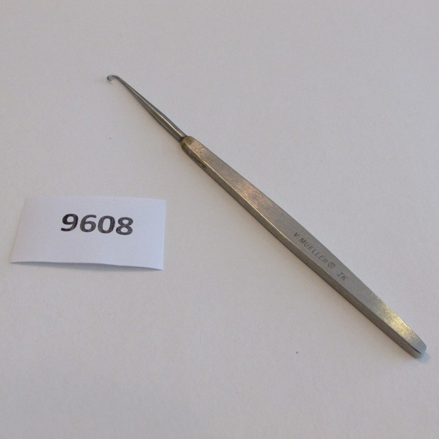 V. Mueller RH1100 Tenaculum Cottle Retractor for sale online | eBay