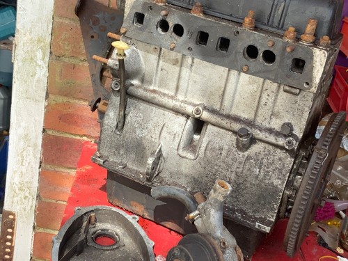 reliant regal 700cc engine with cylinder head & rocker shaft & sump ...