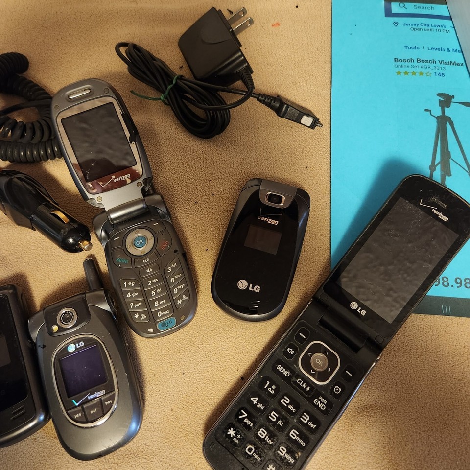 Lot of 6- Vintage Old Used Cell Phones/ chargers Varied - LG flip ...