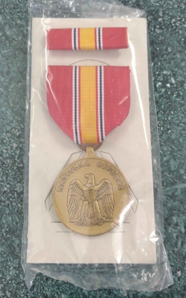 National Defense Service Medal & Ribbon Set Military GI Issue With box ...