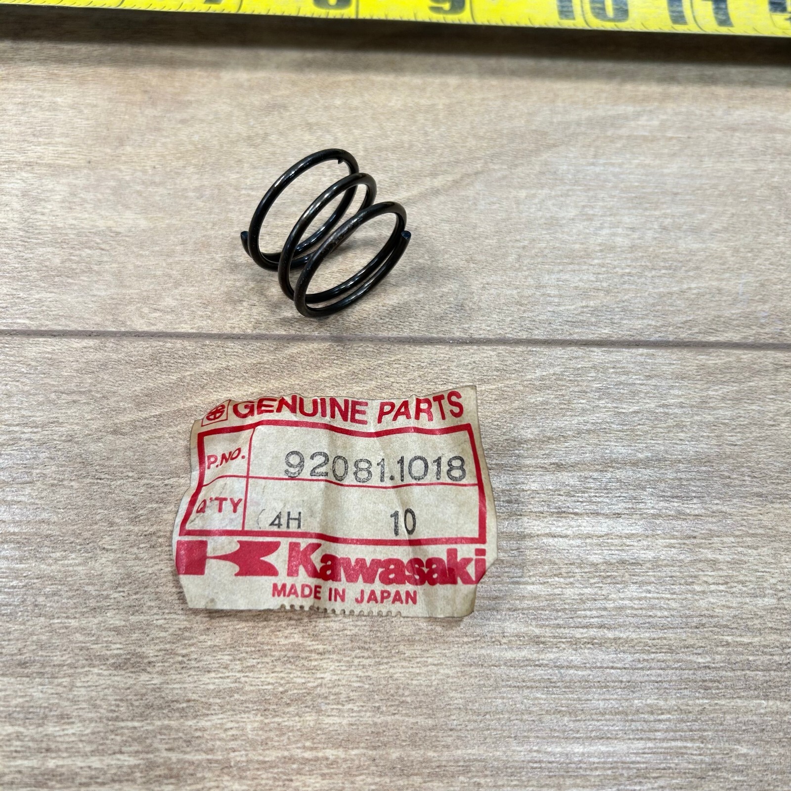 NEW KAWASAKI NOS OEM OIL FILTER SPRING / 92081-1018 / Z1 KZ 900 1000 ...