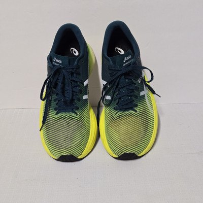 Asics Metaspeed Edge+ color velvet pine green and yellow running shoes ...