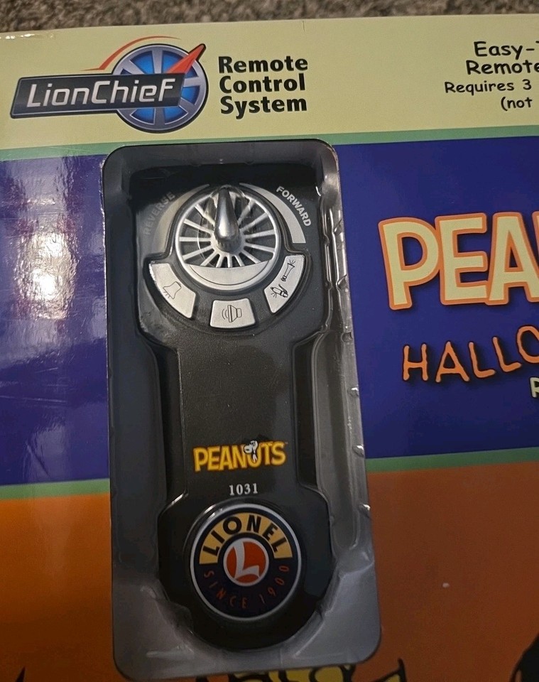 Lionel 6-30214 Peanuts® Halloween 2-4-2 Steam LionChief Remote Control ...