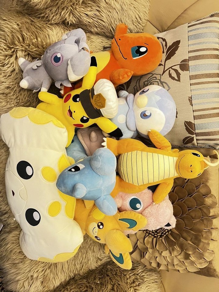 Pokemon Plush lot of 9 Set sale Charmander Dragonite Pikachu Lapras etc ...