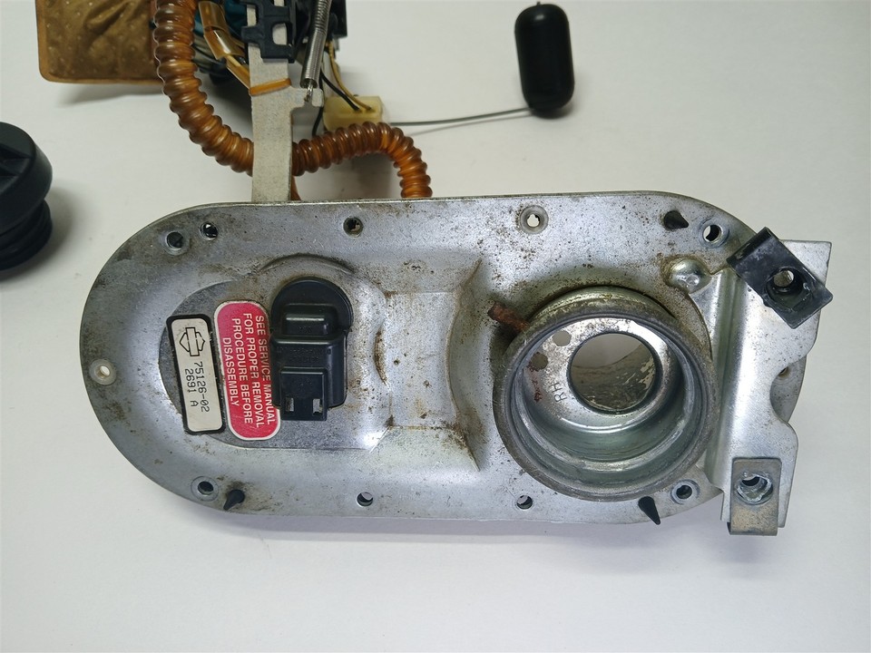 Harley-Davidson 2002 Electra Glide Fuel Pump Assembly 75126-02 / 62897 ...