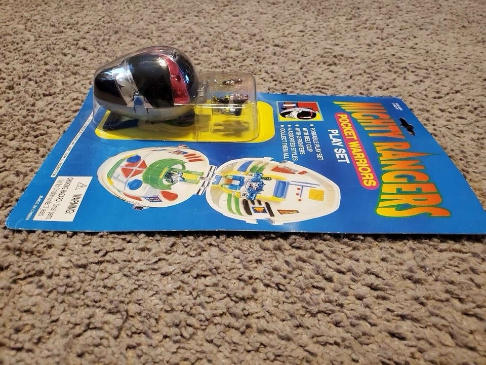 + Power Rangers KO Black / Pink Mighty Rangers Pocket Warriors Portable ...