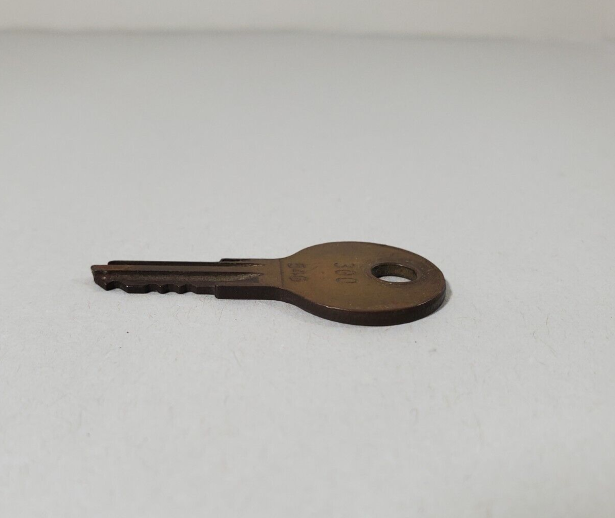 Vintage Fort Lock Co. Chicago Illinois 54G 300 Small Key 1.75" | eBay